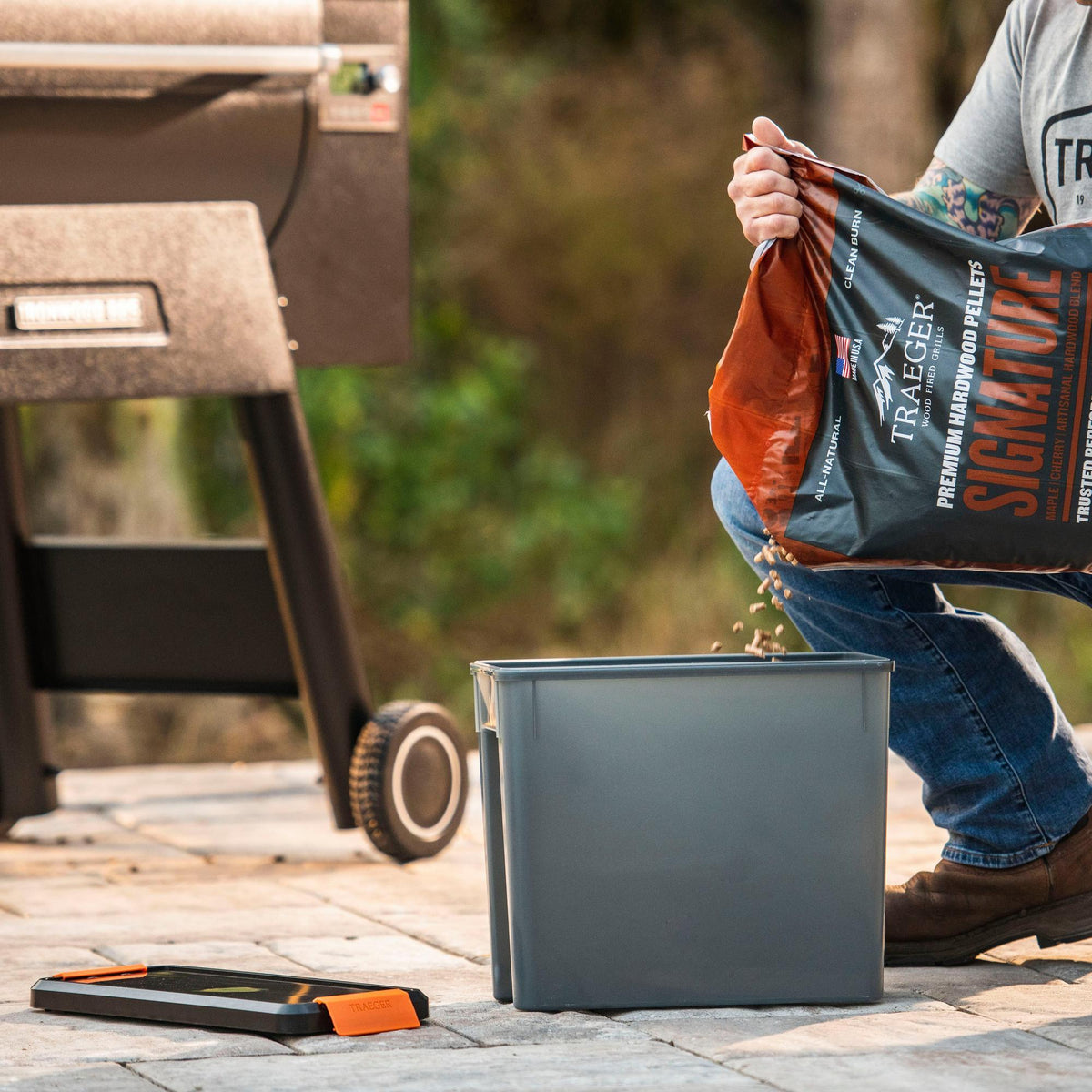 Traeger Staydry Pellet Bin, Lid and 9kg Pellets Bags Bundle – Joe's BBQs